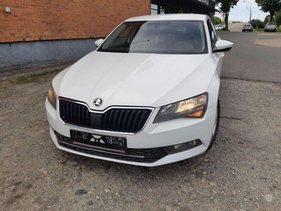 White Skoda SuperB 2016 in Klaipeda, with an engine capacity of 1.60 L and mileage of 285 thousand km for 5400 €, photo 8 on AUTOMOTO.COM.LV