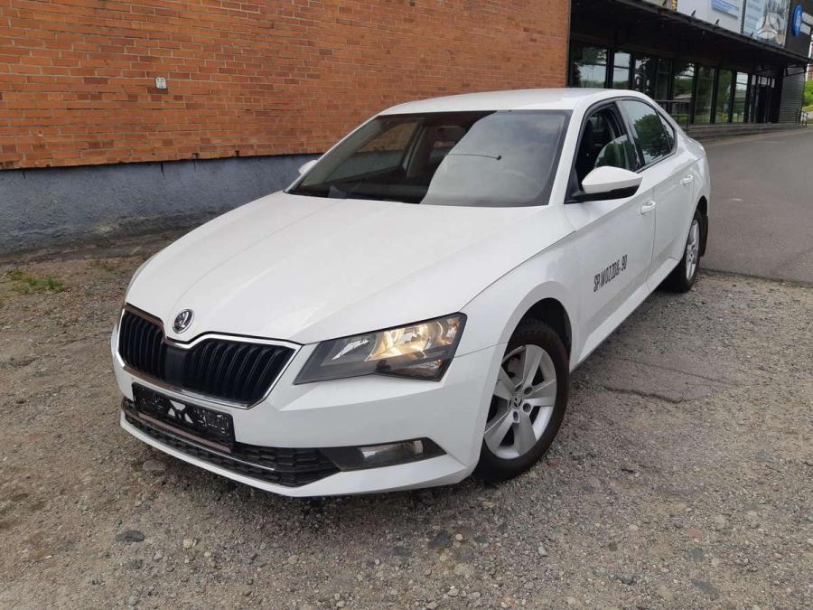 White Skoda SuperB 2016 in Klaipeda, with an engine capacity of 1.60 L and mileage of 285 thousand km for 5400 €, photo 9 on AUTOMOTO.COM.LV