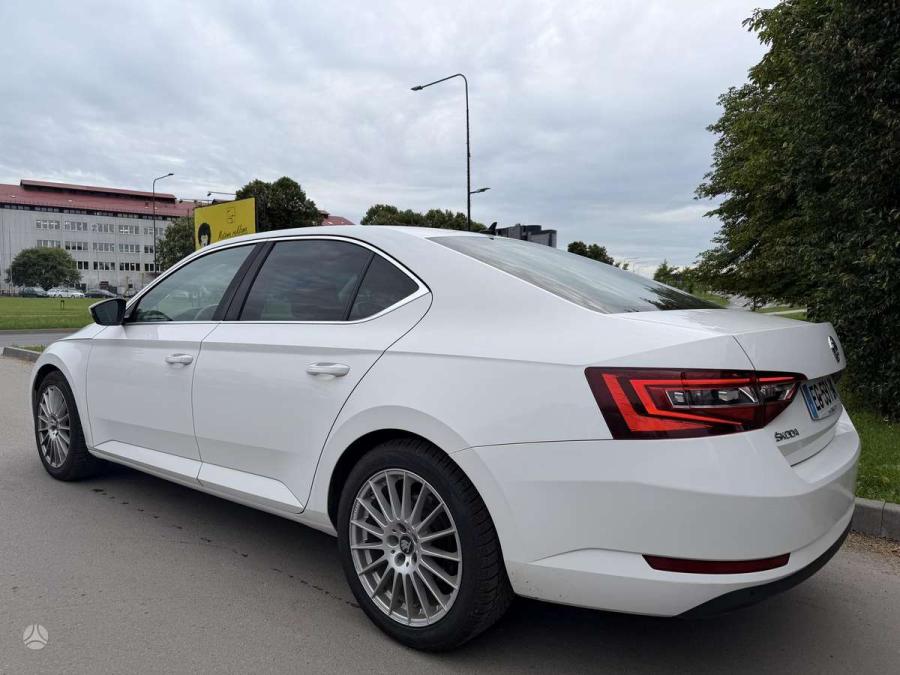 White Skoda SuperB 2016 in Kaunas, with an engine capacity of 1.97 L and mileage of 246 thousand km for 8500 €, photo 18 on AUTOMOTO.COM.LV