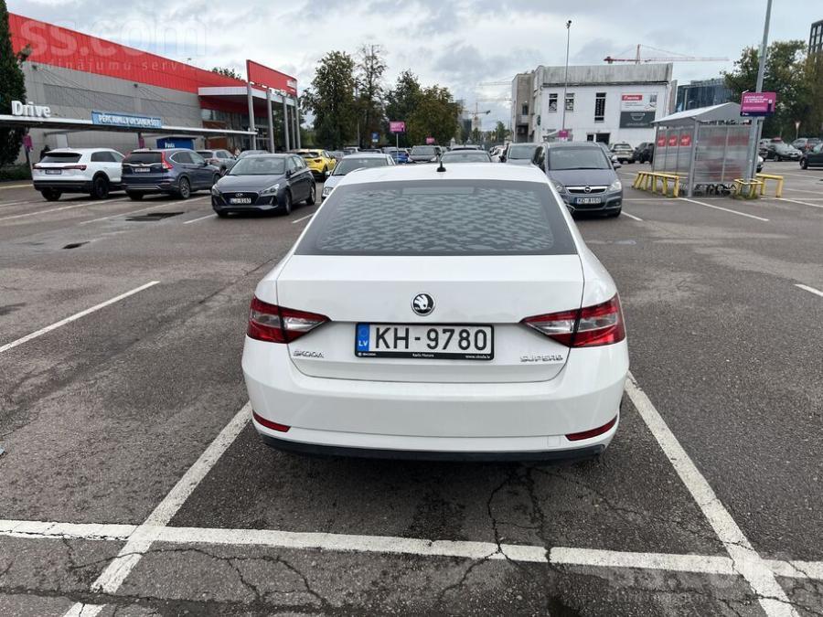 Balts Skoda SuperB 2016 Jūrmala, ar dzinēja tilpumu 1.60 L un nobraukumu 180 tūkst. km par 7900 €, foto 5 vietnē AUTOMOTO.COM.LV