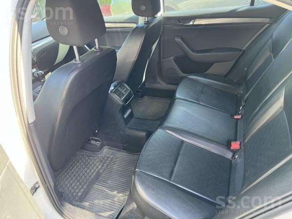 White Skoda SuperB 2016 in Jurmala, with an engine capacity of 1.60 L and mileage of 180 thousand km for 8500 €, photo 9 on AUTOMOTO.COM.LV