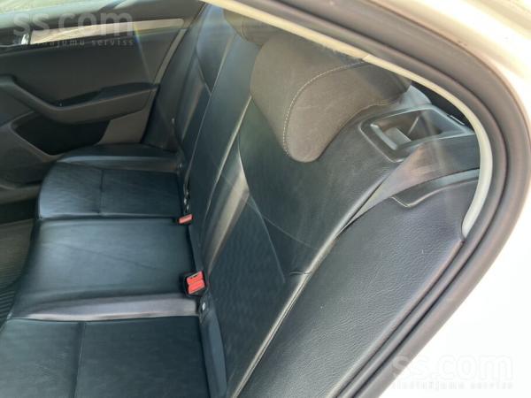White Skoda SuperB 2016 in Jurmala, with an engine capacity of 1.60 L and mileage of 180 thousand km for 8500 €, photo 10 on AUTOMOTO.COM.LV
