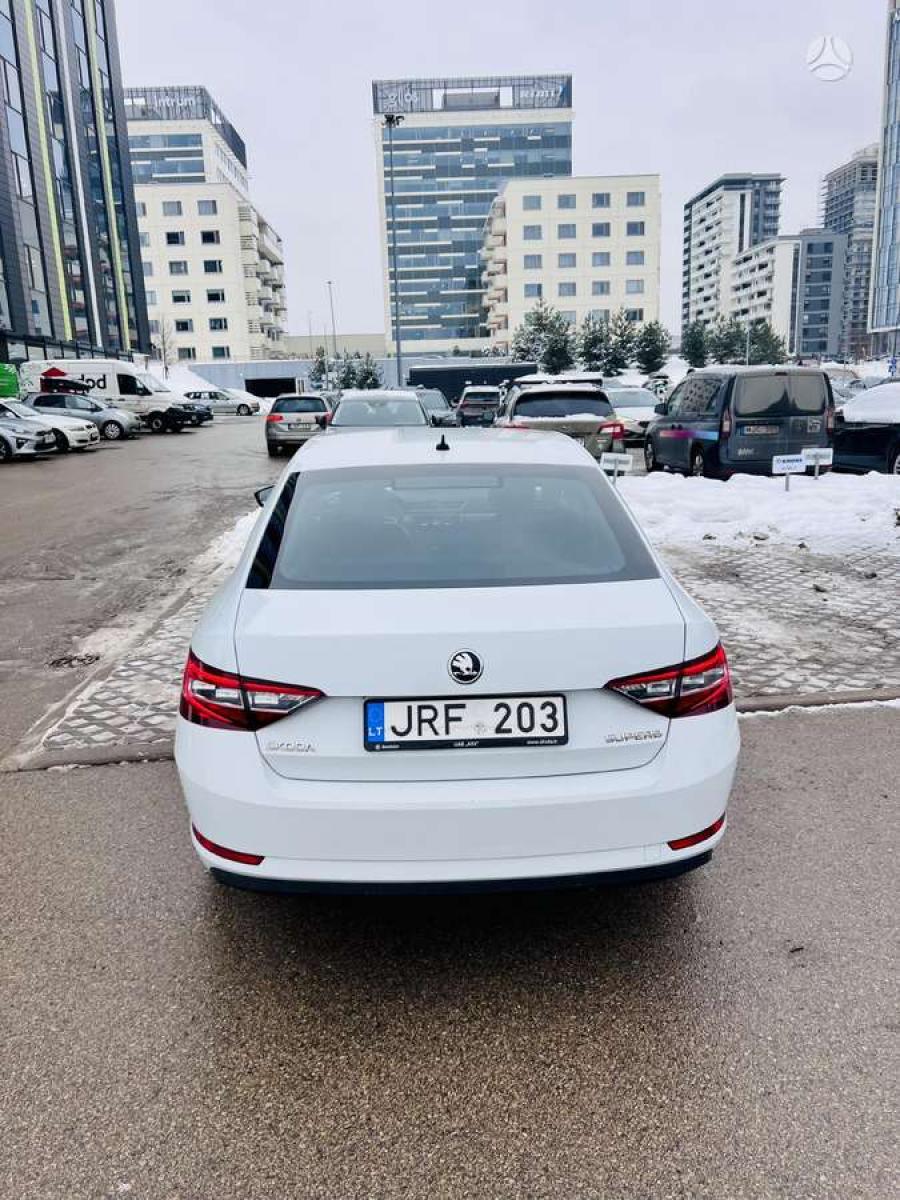 White Skoda SuperB 2017 in Vilnius, with an engine capacity of 1.97 L and mileage of 343 thousand km for 10500 €, photo 4 on AUTOMOTO.COM.LV