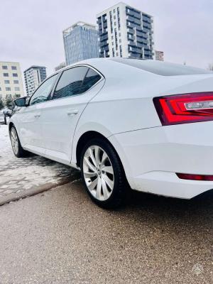 White Skoda SuperB 2017 in Vilnius, with an engine capacity of 1.97 L and mileage of 343 thousand km for 10500 €, photo 6 on AUTOMOTO.COM.LV