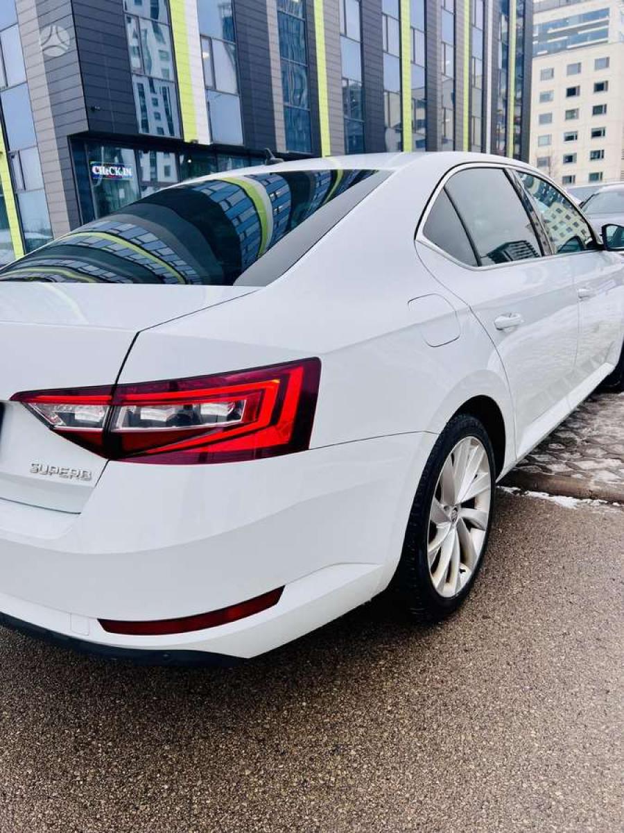 White Skoda SuperB 2017 in Vilnius, with an engine capacity of 1.97 L and mileage of 343 thousand km for 10500 €, photo 8 on AUTOMOTO.COM.LV