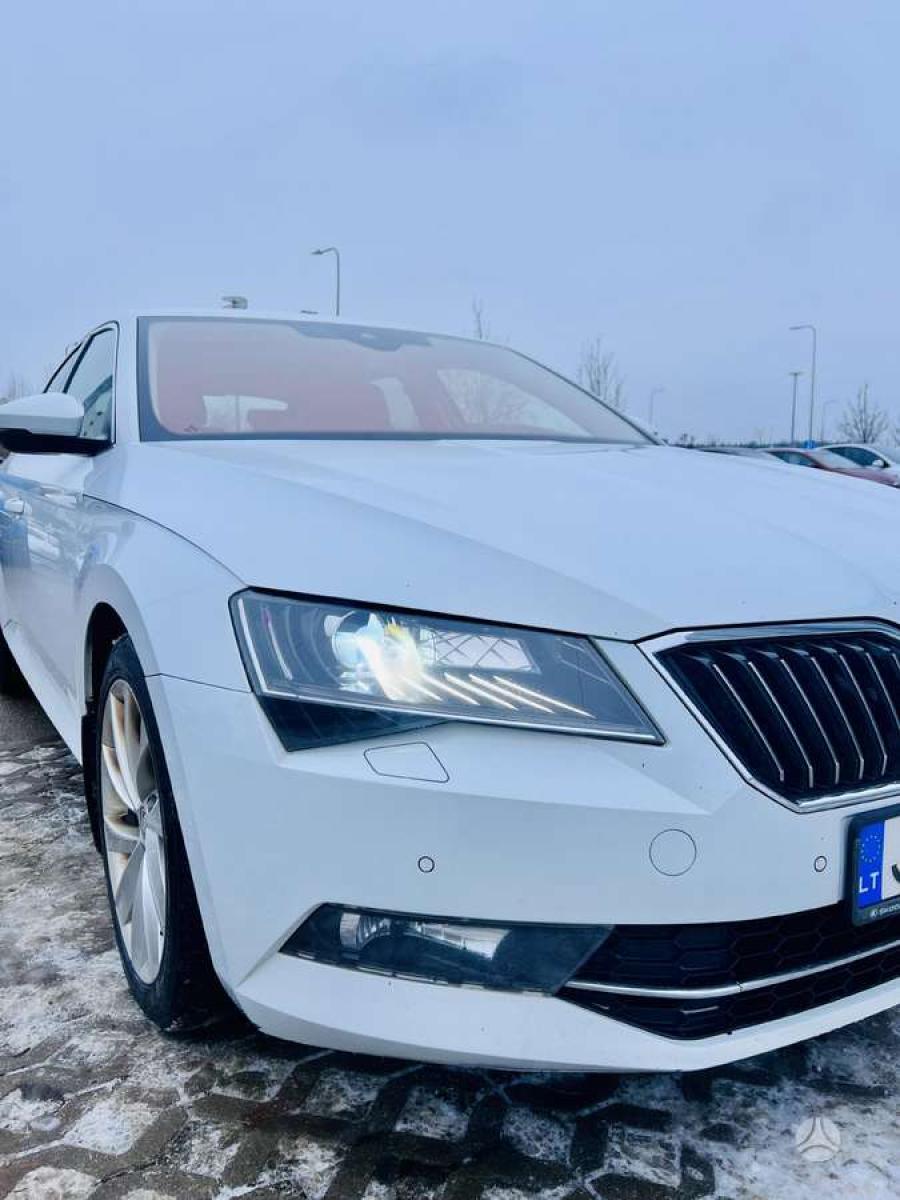 White Skoda SuperB 2017 in Vilnius, with an engine capacity of 1.97 L and mileage of 343 thousand km for 10500 €, photo 10 on AUTOMOTO.COM.LV