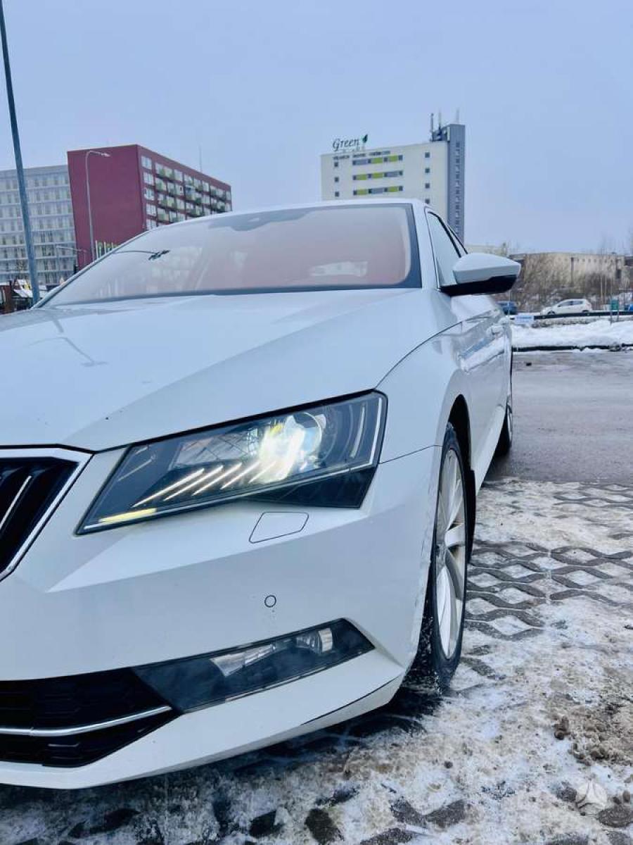 White Skoda SuperB 2017 in Vilnius, with an engine capacity of 1.97 L and mileage of 343 thousand km for 10500 €, photo 11 on AUTOMOTO.COM.LV