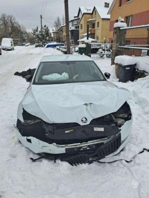 Balts Skoda SuperB 2017 Viļņa, ar dzinēja tilpumu 1.97 L un nobraukumu 201 tūkst. km par 3500 €, foto  vietnē AUTOMOTO.COM.LV