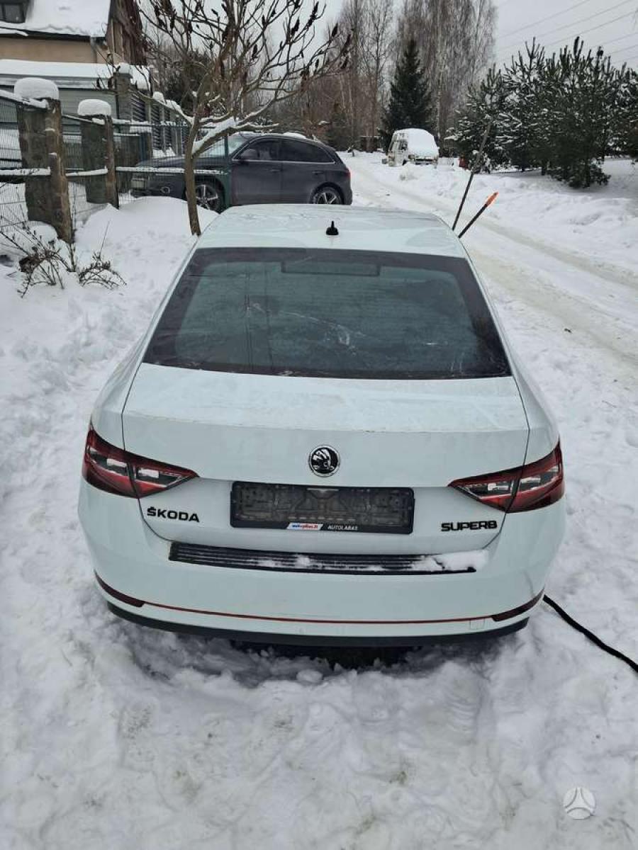 White Skoda SuperB 2017 in Vilnius, with an engine capacity of 1.97 L and mileage of 201 thousand km for 3500 €, photo 3 on AUTOMOTO.COM.LV