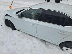 White Skoda SuperB 2017 in Vilnius, with an engine capacity of 1.97 L and mileage of 201 thousand km for 3500 €, photo 4 on AUTOMOTO.COM.LV