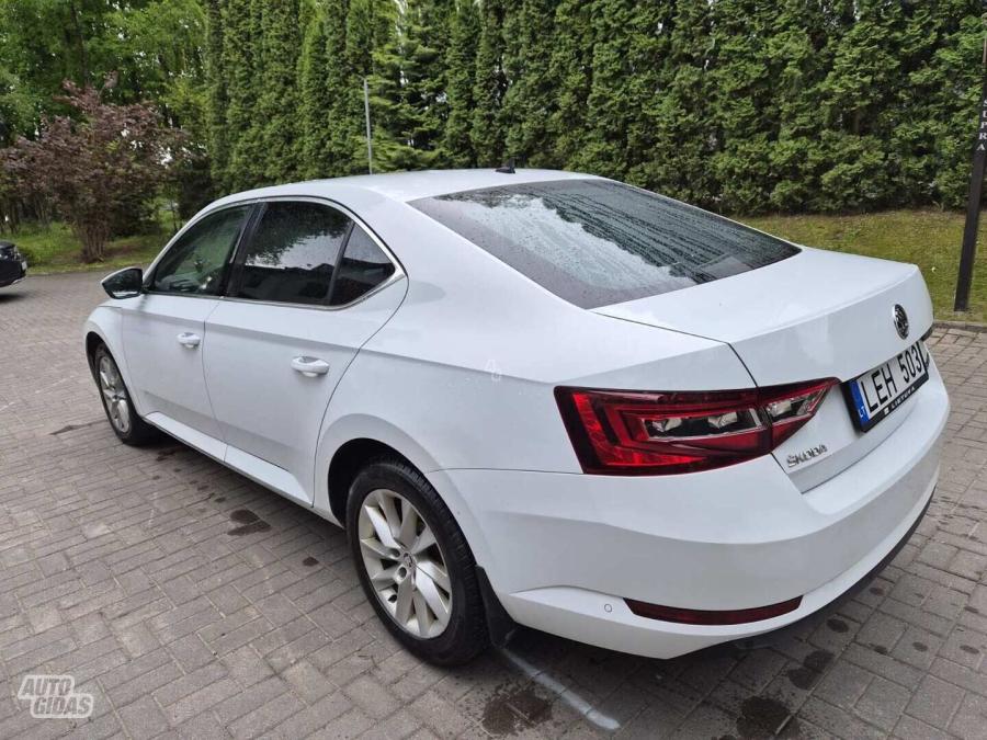 Balts Skoda SuperB 2017 Viļņa, ar dzinēja tilpumu 2.00 L un nobraukumu 298 tūkst. km par 9400 €, foto 5 vietnē AUTOMOTO.COM.LV