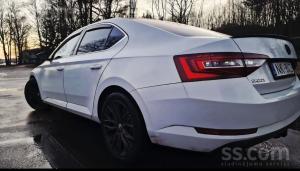 White Skoda SuperB 2018 in Riga, with an engine capacity of 1.60 L and mileage of 203 thousand km for 12250 €, photo 4 on AUTOMOTO.COM.LV