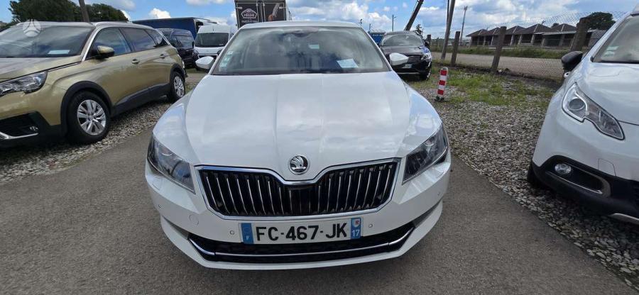 White Skoda SuperB 2018 in Taurage, with an engine capacity of 1.60 L and mileage of 254 thousand km for 8500 €, photo 4 on AUTOMOTO.COM.LV
