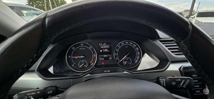 White Skoda SuperB 2018 in Taurage, with an engine capacity of 1.60 L and mileage of 254 thousand km for 8500 €, photo 10 on AUTOMOTO.COM.LV