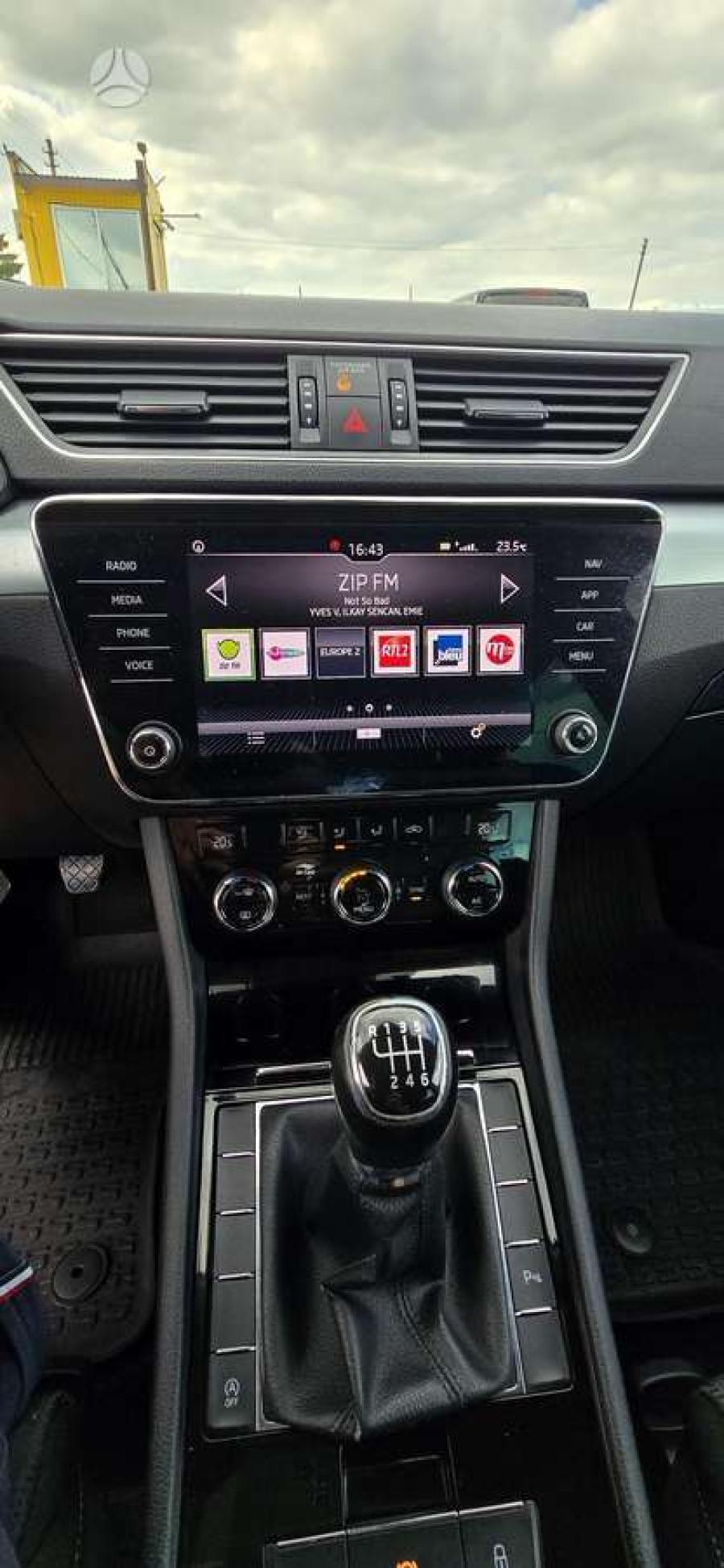 White Skoda SuperB 2018 in Taurage, with an engine capacity of 1.60 L and mileage of 254 thousand km for 8500 €, photo 11 on AUTOMOTO.COM.LV