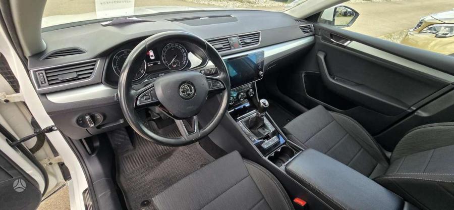White Skoda SuperB 2018 in Taurage, with an engine capacity of 1.60 L and mileage of 254 thousand km for 8500 €, photo 13 on AUTOMOTO.COM.LV