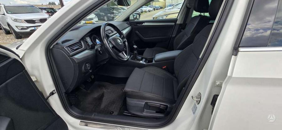 White Skoda SuperB 2018 in Taurage, with an engine capacity of 1.60 L and mileage of 254 thousand km for 8500 €, photo 15 on AUTOMOTO.COM.LV