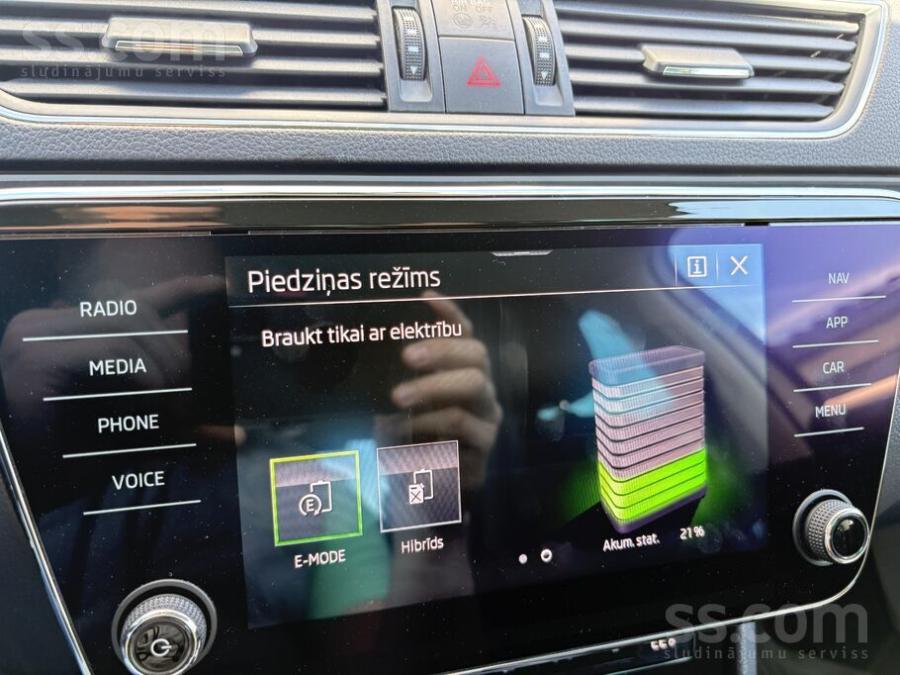 Balts Skoda SuperB 2020 Rīga, ar dzinēja tilpumu 1.40 L un nobraukumu 100 tūkst. km par 21500 €, foto 32 vietnē AUTOMOTO.COM.LV