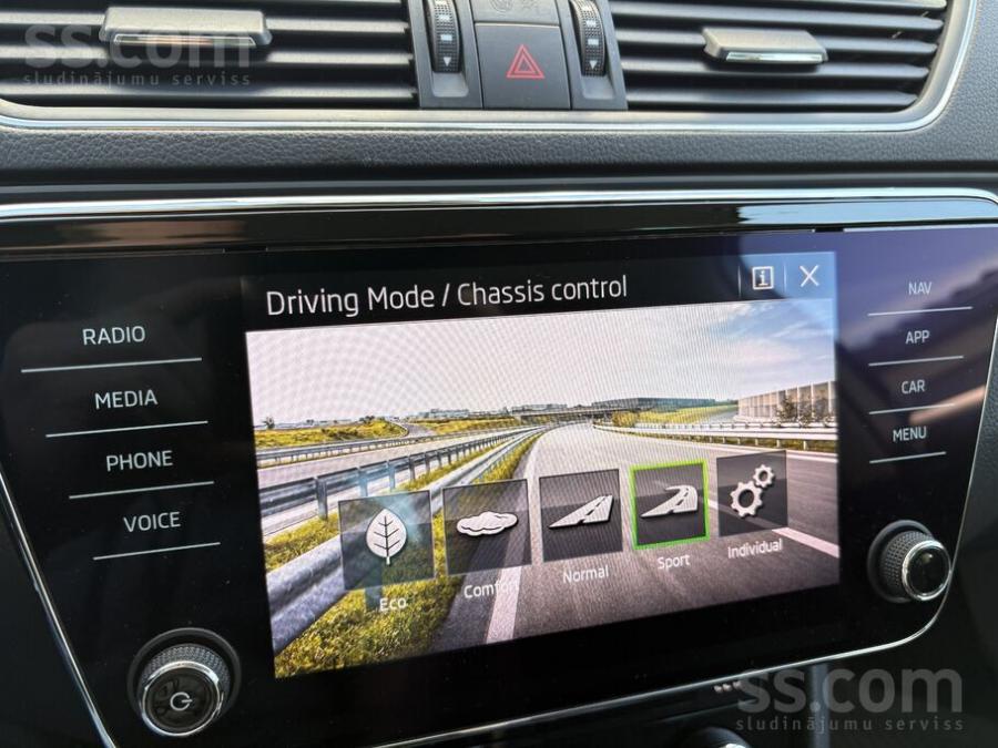 Balts Skoda SuperB 2020 Rīga, ar dzinēja tilpumu 1.40 L un nobraukumu 100 tūkst. km par 21500 €, foto 33 vietnē AUTOMOTO.COM.LV