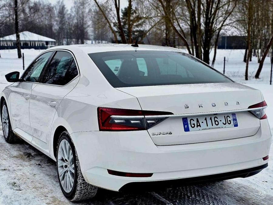 White Skoda SuperB 2021 in Taurage, with an engine capacity of 1.97 L and mileage of 171 thousand km for 15500 €, photo 5 on AUTOMOTO.COM.LV