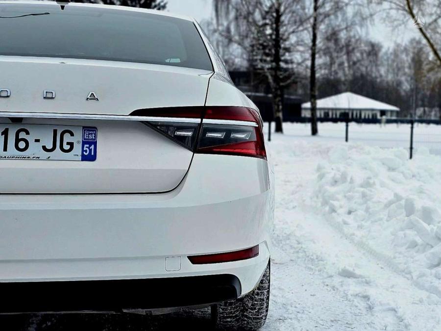 White Skoda SuperB 2021 in Taurage, with an engine capacity of 1.97 L and mileage of 171 thousand km for 15500 €, photo 12 on AUTOMOTO.COM.LV