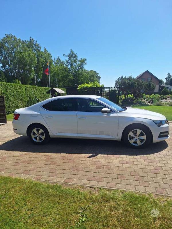 White Skoda SuperB 2021 in Silute, with an engine capacity of 1.97 L and mileage of 190 thousand km for 14500 €, photo 3 on AUTOMOTO.COM.LV