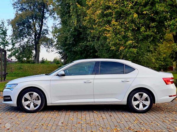White Skoda SuperB 2022 in Taurage, with an engine capacity of 1.97 L and mileage of 183 thousand km for 14800 €, photo 4 on AUTOMOTO.COM.LV