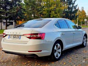 White Skoda SuperB 2022 in Taurage, with an engine capacity of 1.97 L and mileage of 183 thousand km for 14800 €, photo 7 on AUTOMOTO.COM.LV
