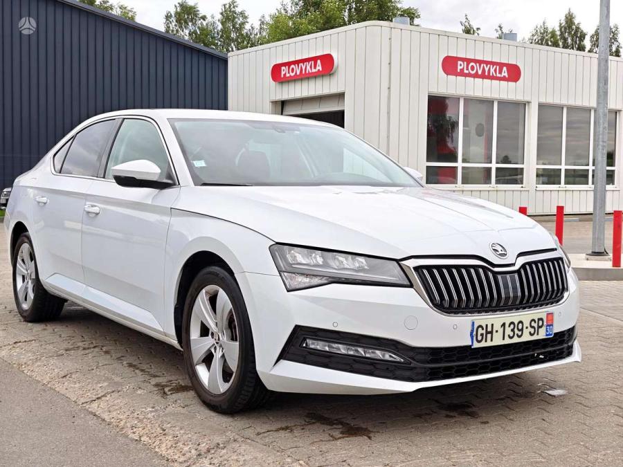 White Skoda SuperB 2022 in Taurage, with an engine capacity of 1.97 L and mileage of 250 thousand km for 12700 €, photo 6 on AUTOMOTO.COM.LV