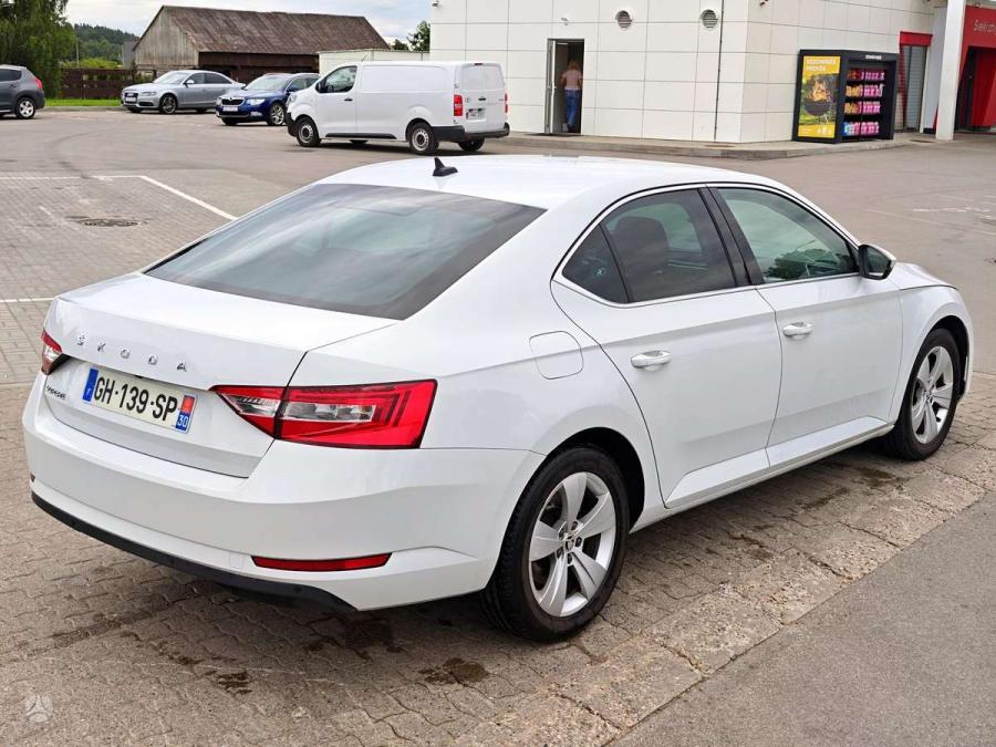White Skoda SuperB 2022 in Taurage, with an engine capacity of 1.97 L and mileage of 250 thousand km for 12700 €, photo 15 on AUTOMOTO.COM.LV