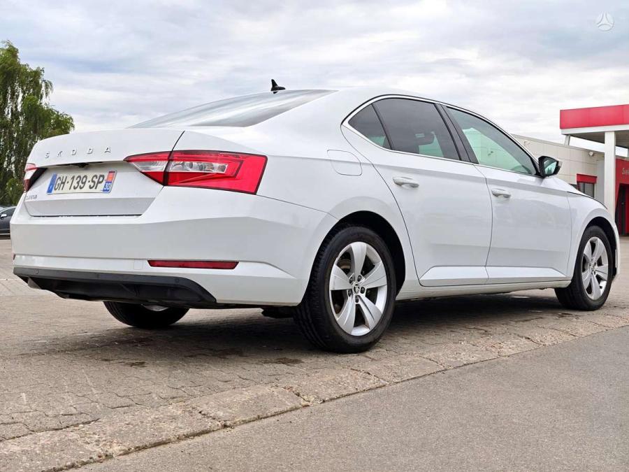 White Skoda SuperB 2022 in Taurage, with an engine capacity of 1.97 L and mileage of 250 thousand km for 12700 €, photo 17 on AUTOMOTO.COM.LV