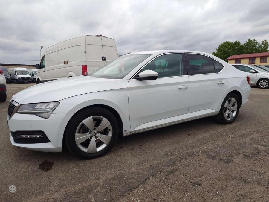 White Skoda SuperB 2023 in Taurage, with an engine capacity of 1.97 L and mileage of 251 thousand km for 14100 €, photo 3 on AUTOMOTO.COM.LV