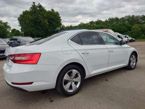 White Skoda SuperB 2023 in Taurage, with an engine capacity of 1.97 L and mileage of 251 thousand km for 14100 €, photo 5 on AUTOMOTO.COM.LV