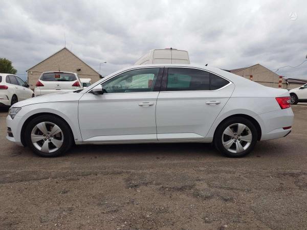 White Skoda SuperB 2023 in Taurage, with an engine capacity of 1.97 L and mileage of 251 thousand km for 14100 €, photo 8 on AUTOMOTO.COM.LV