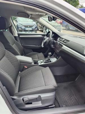 White Skoda SuperB 2023 in Taurage, with an engine capacity of 1.97 L and mileage of 251 thousand km for 14100 €, photo 12 on AUTOMOTO.COM.LV