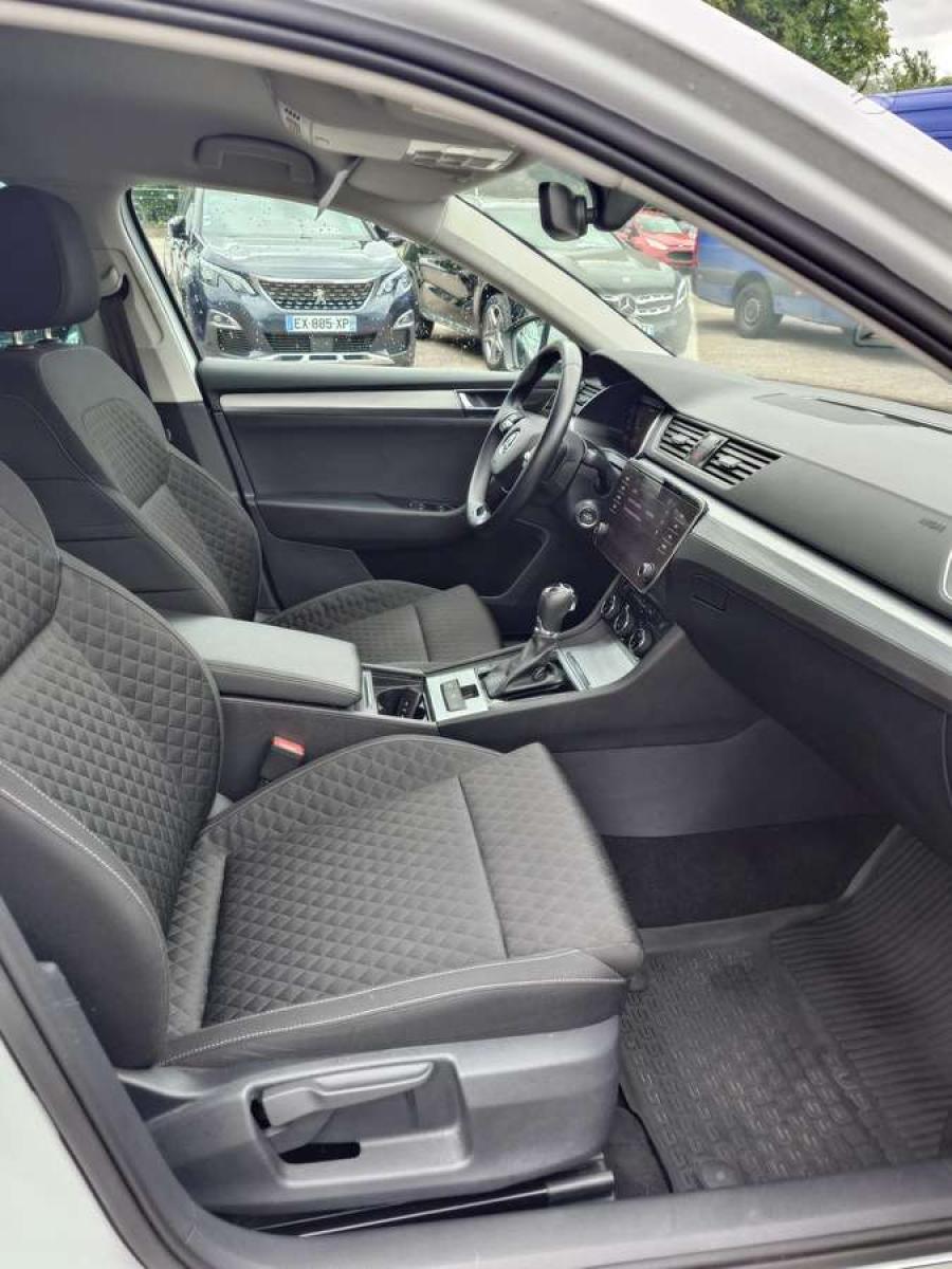 White Skoda SuperB 2023 in Taurage, with an engine capacity of 1.97 L and mileage of 251 thousand km for 14100 €, photo 12 on AUTOMOTO.COM.LV