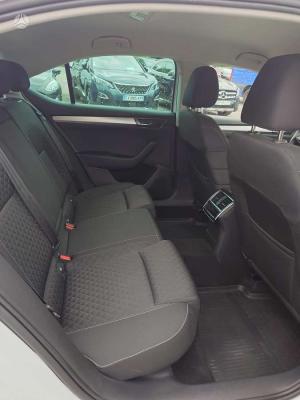 White Skoda SuperB 2023 in Taurage, with an engine capacity of 1.97 L and mileage of 251 thousand km for 14100 €, photo 13 on AUTOMOTO.COM.LV