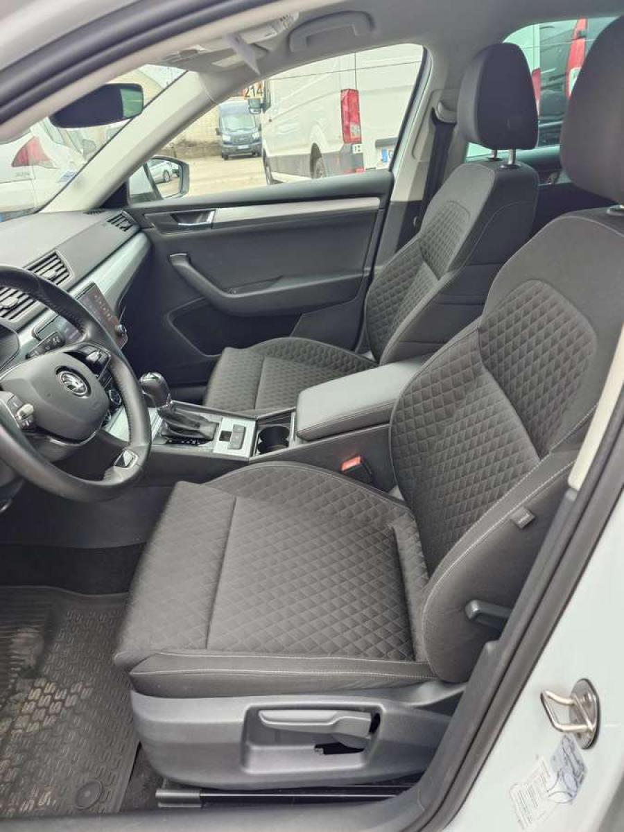 White Skoda SuperB 2023 in Taurage, with an engine capacity of 1.97 L and mileage of 251 thousand km for 14100 €, photo 15 on AUTOMOTO.COM.LV