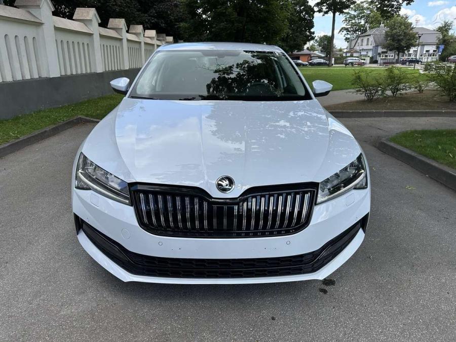 White Skoda SuperB 2024 in Taurage, with an engine capacity of 1.97 L and mileage of 16 thousand km for 19500 €, photo 3 on AUTOMOTO.COM.LV