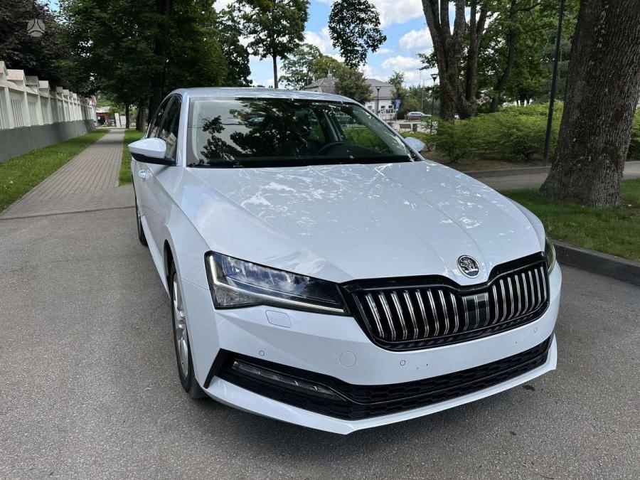 White Skoda SuperB 2024 in Taurage, with an engine capacity of 1.97 L and mileage of 16 thousand km for 19500 €, photo 4 on AUTOMOTO.COM.LV
