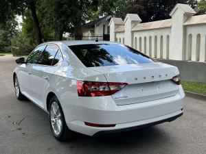 White Skoda SuperB 2024 in Taurage, with an engine capacity of 1.97 L and mileage of 16 thousand km for 19500 €, photo 7 on AUTOMOTO.COM.LV