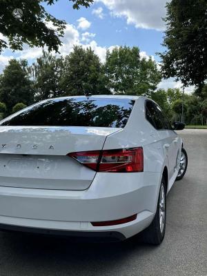 White Skoda SuperB 2024 in Taurage, with an engine capacity of 1.97 L and mileage of 16 thousand km for 19500 €, photo 9 on AUTOMOTO.COM.LV