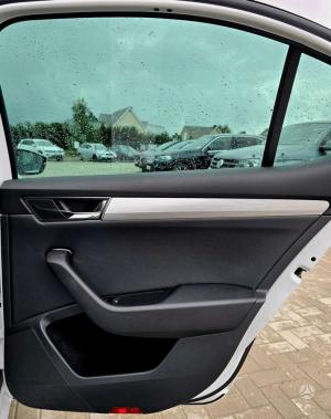 Balts Skoda SuperB 2024 Tauragė, ar dzinēja tilpumu 2.00 L un nobraukumu 21 tūkst. km par 22500 €, foto 36 vietnē AUTOMOTO.COM.LV