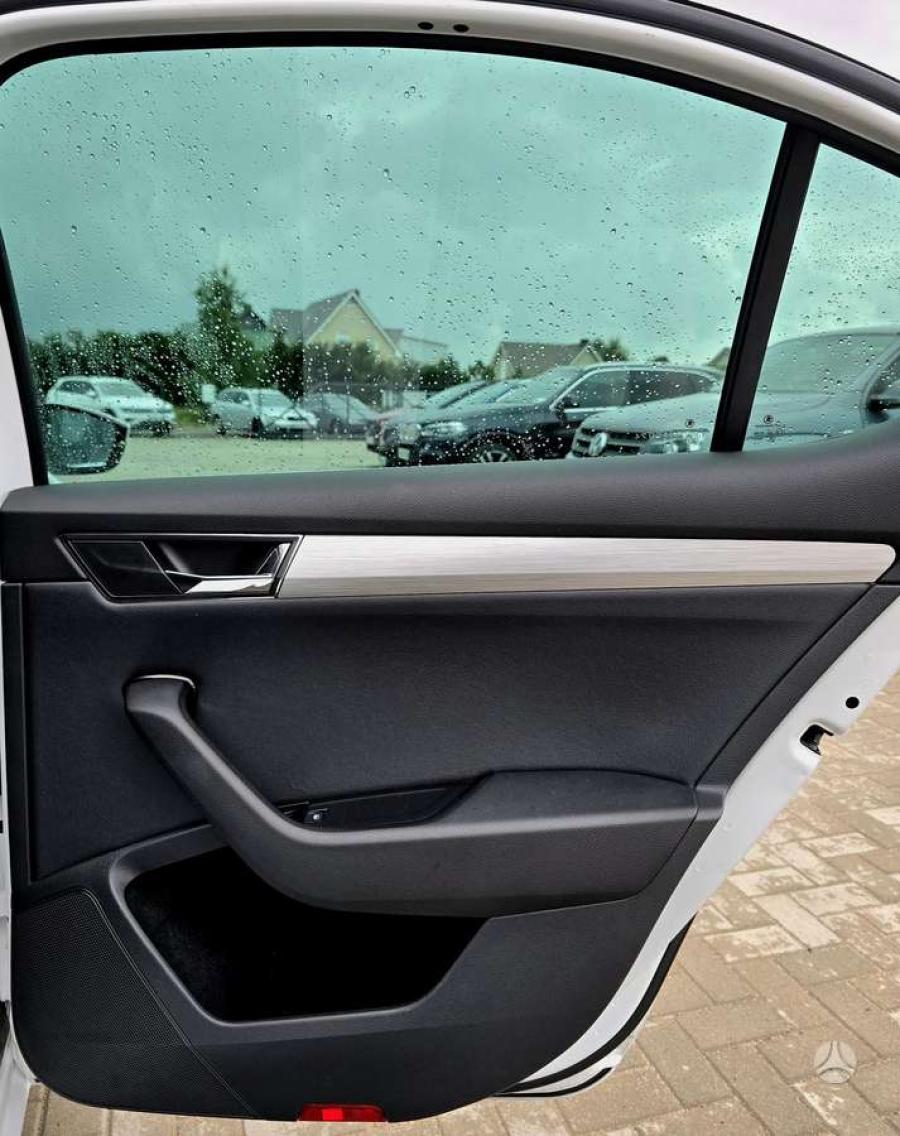 Balts Skoda SuperB 2024 Tauragė, ar dzinēja tilpumu 2.00 L un nobraukumu 21 tūkst. km par 22500 €, foto 36 vietnē AUTOMOTO.COM.LV