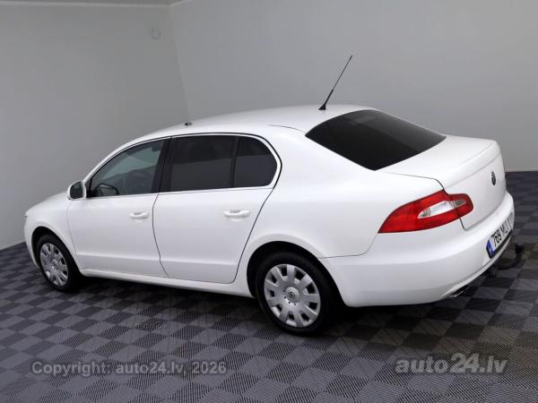 White Skoda SuperB 2008 in Tallinn, with an engine capacity of 1.80 L and mileage of 345 thousand km for 899 €, photo 4 on AUTOMOTO.COM.LV