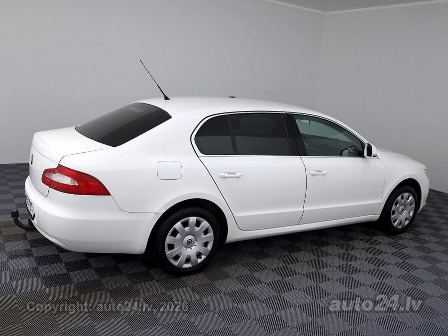 Balts Skoda SuperB 2008 Tallina, ar dzinēja tilpumu 1.80 L un nobraukumu 345 tūkst. km par 899 €, foto 3 vietnē AUTOMOTO.COM.LV