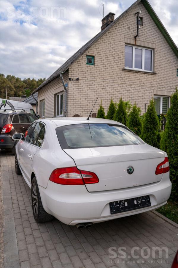 White Skoda SuperB 2008 in Tukums, with an engine capacity of 1.80 L and mileage of 320 thousand km for 3600 €, photo 6 on AUTOMOTO.COM.LV