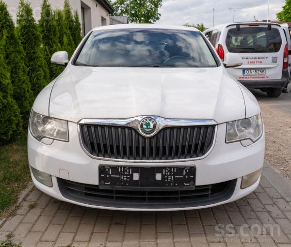 White Skoda SuperB 2008 in Tukums, with an engine capacity of 1.80 L and mileage of 320 thousand km for 3600 €, photo 9 on AUTOMOTO.COM.LV