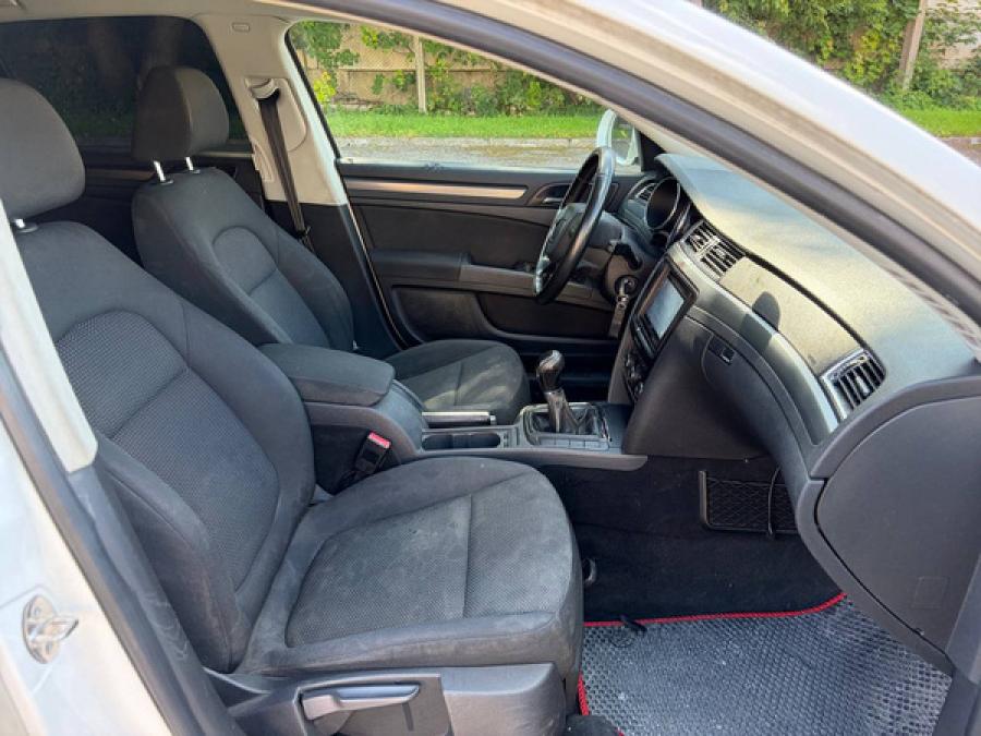 White Skoda SuperB 2008 in Narva, with an engine capacity of 1.80 L and mileage of 258 thousand km for 1990 €, photo 7 on AUTOMOTO.COM.LV