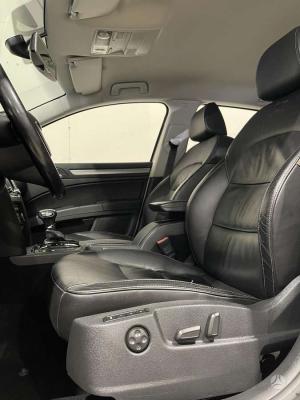 White Skoda SuperB 2008 in Klaipeda, with an engine capacity of 1.80 L and mileage of 171 thousand km for 4990 €, photo 4 on AUTOMOTO.COM.LV